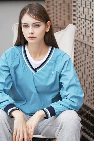 브이넥 윈드브레이크 BL_NITINA