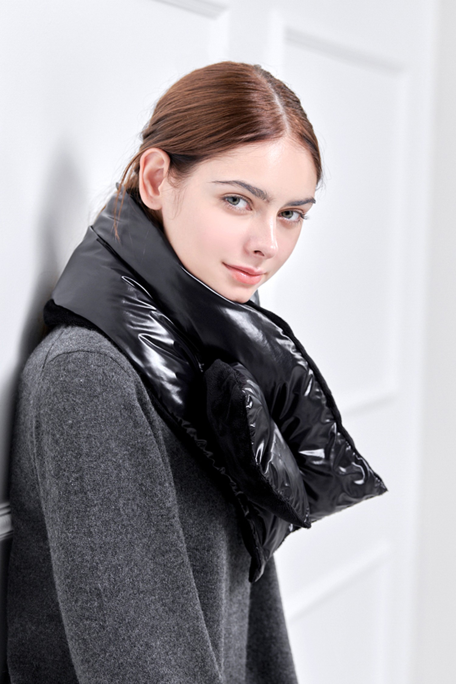 글로시 패딩 머플러 BK_NITINA