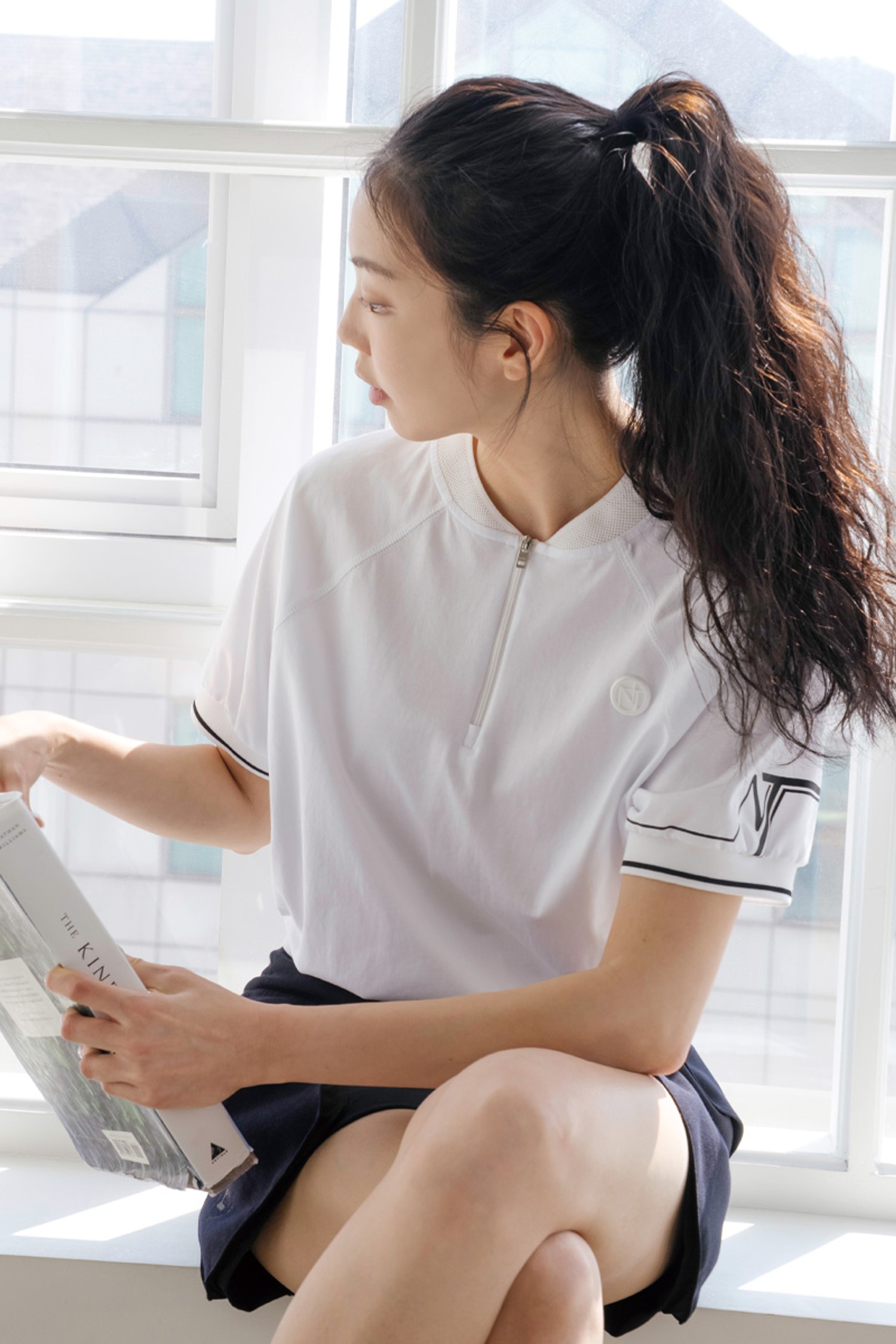 에센셜 집업 반팔 티셔츠 WH_NITINA