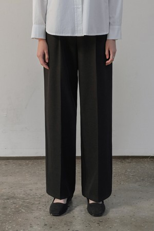 ESSENTIAL ONE-TUCK WIDE SLACKS (BLACK)_NON AND NON - 코오롱몰