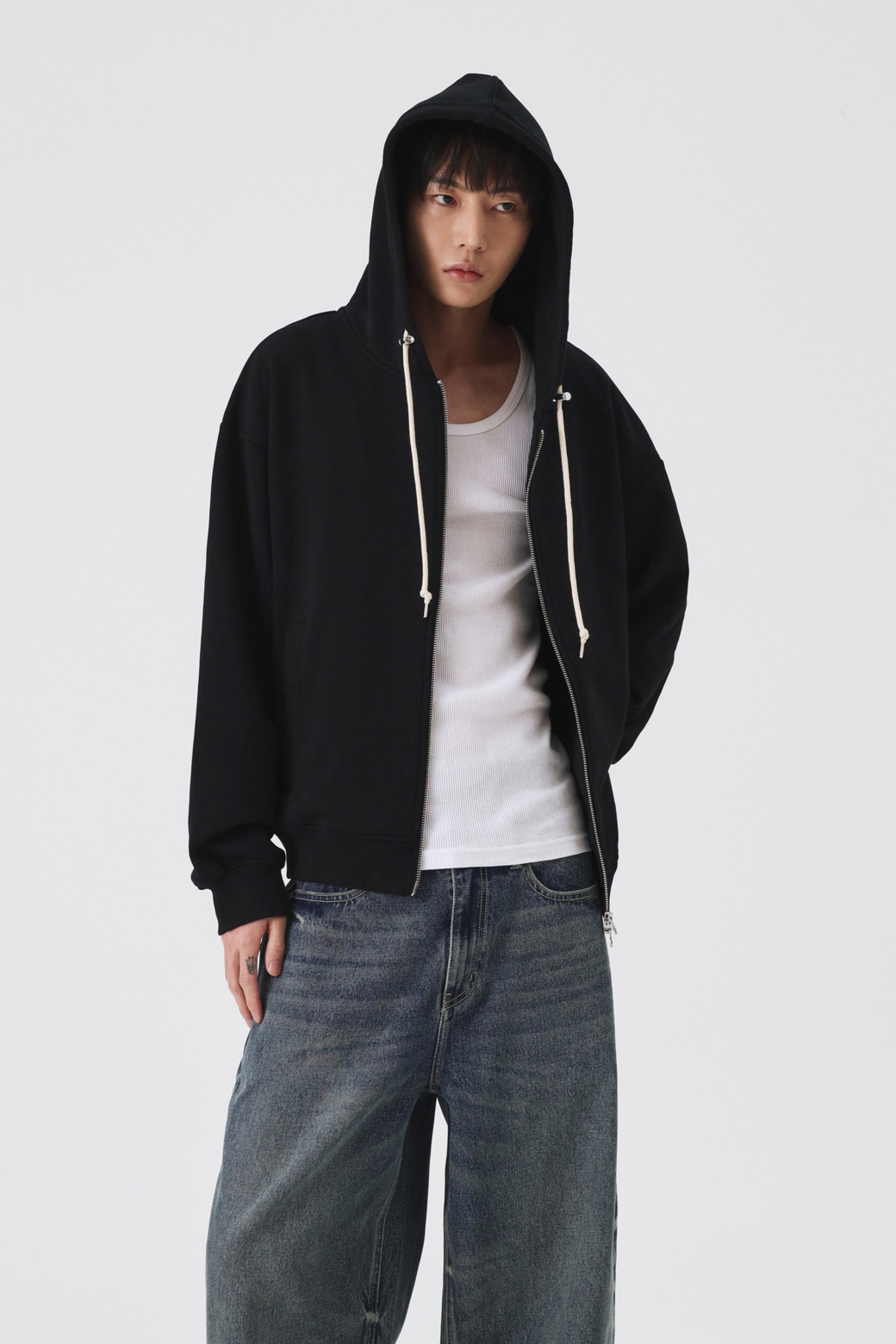 Volume Hood Zip Up (Black)_AMOUPRE
