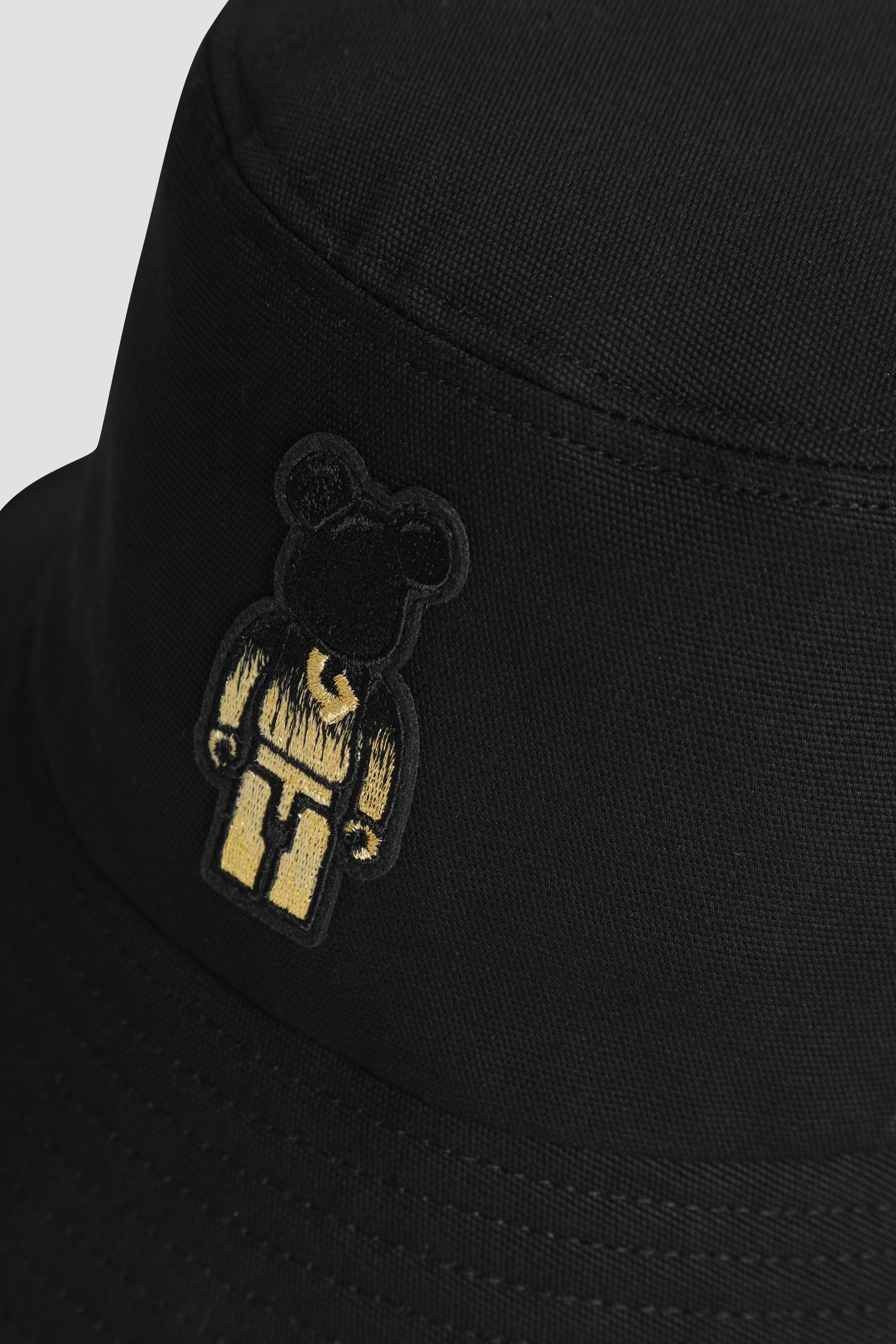 지포어 | BEARBRICK HAT